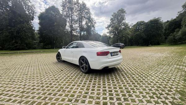 White Audi A5 2012 in Vilnius, with an engine capacity of 1.98 L and mileage of 86 thousand km for 5900 €, photo 7 on AUTOMOTO.COM.LV