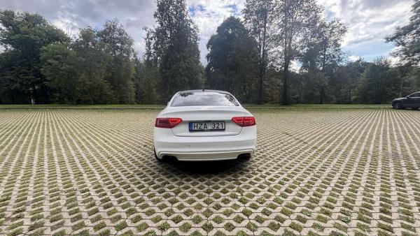 White Audi A5 2012 in Vilnius, with an engine capacity of 1.98 L and mileage of 86 thousand km for 5900 €, photo 8 on AUTOMOTO.COM.LV