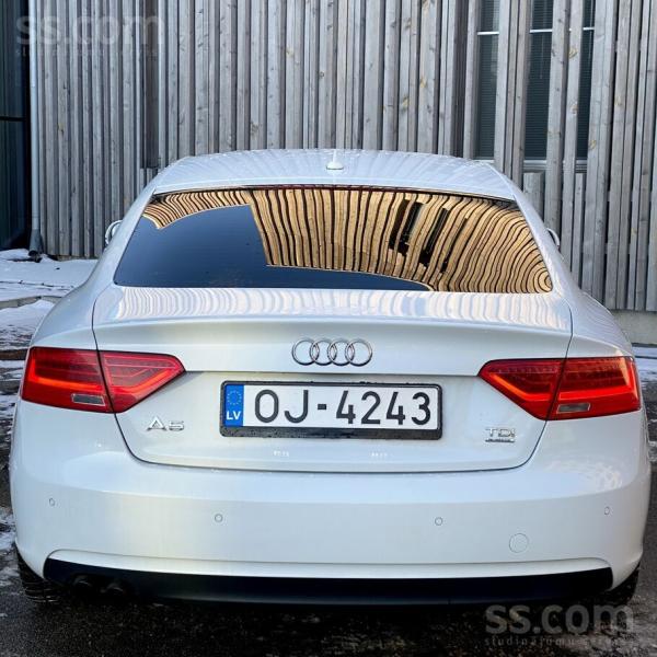 Balts Audi A5 2013 Jelgava, ar dzinēja tilpumu 2.00 L un nobraukumu 323 tūkst. km par 9750 €, foto 5 vietnē AUTOMOTO.COM.LV