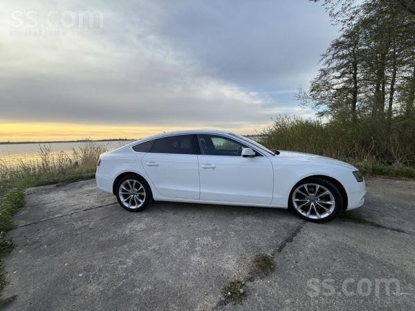 White Audi A5 2013 in Liepaja, with an engine capacity of 2.00 L and mileage of 290 thousand km for 9700 €, photo 2 on AUTOMOTO.COM.LV
