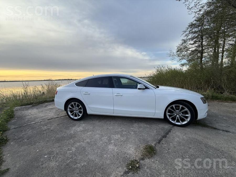 White Audi A5 2013 in Liepaja, with an engine capacity of 2.00 L and mileage of 290 thousand km for 9700 €, photo 3 on AUTOMOTO.COM.LV