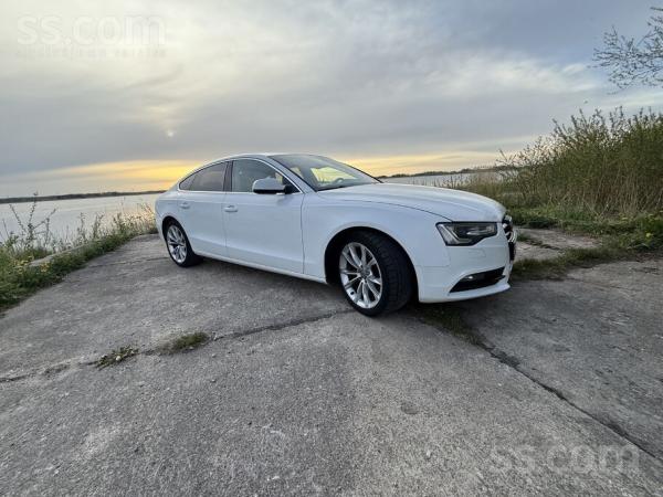 White Audi A5 2013 in Liepaja, with an engine capacity of 2.00 L and mileage of 290 thousand km for 9700 €, photo 3 on AUTOMOTO.COM.LV