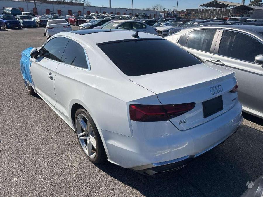 Balts Audi A5 2022 Viļņa, ar dzinēja tilpumu 0.00 L un nobraukumu 125 tūkst. km par 9700 €, foto 4 vietnē AUTOMOTO.COM.LV
