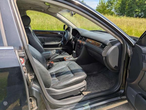 Black Audi A6 Allroad 2003 in Vilnius, with an engine capacity of 2.50 L and mileage of 333 thousand km for 1650 €, photo 5 on AUTOMOTO.COM.LV