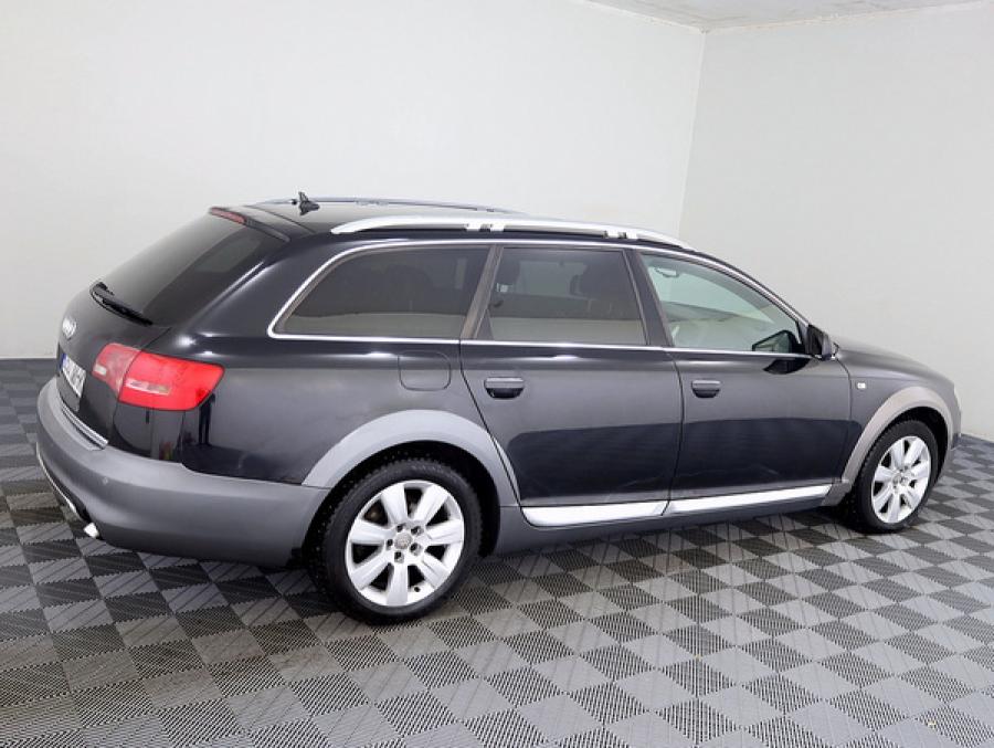 Melns Audi A6 Allroad 2006 Tallina, ar dzinēja tilpumu 3.00 L un nobraukumu 377 tūkst. km par 2199 €, foto 4 vietnē AUTOMOTO.COM.LV