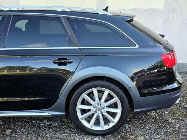 Black Audi A6 Allroad 2012 in Siauliai, with an engine capacity of 2.97 L and mileage of 243 thousand km for 11200 €, photo 10 on AUTOMOTO.COM.LV