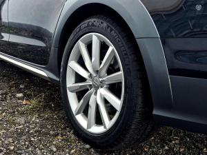 Melns Audi A6 Allroad 2012 Šauļi, ar dzinēja tilpumu 2.97 L un nobraukumu 243 tūkst. km par 10800 €, foto 17 vietnē AUTOMOTO.COM.LV