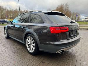 Melns Audi A6 Allroad 2013 Kauņa, ar dzinēja tilpumu 3.00 L un nobraukumu 268 tūkst. km par 12850 €, foto 12 vietnē AUTOMOTO.COM.LV