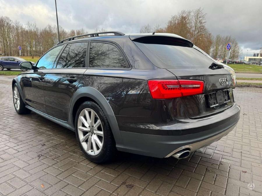 Melns Audi A6 Allroad 2013 Kauņa, ar dzinēja tilpumu 3.00 L un nobraukumu 268 tūkst. km par 12850 €, foto 12 vietnē AUTOMOTO.COM.LV
