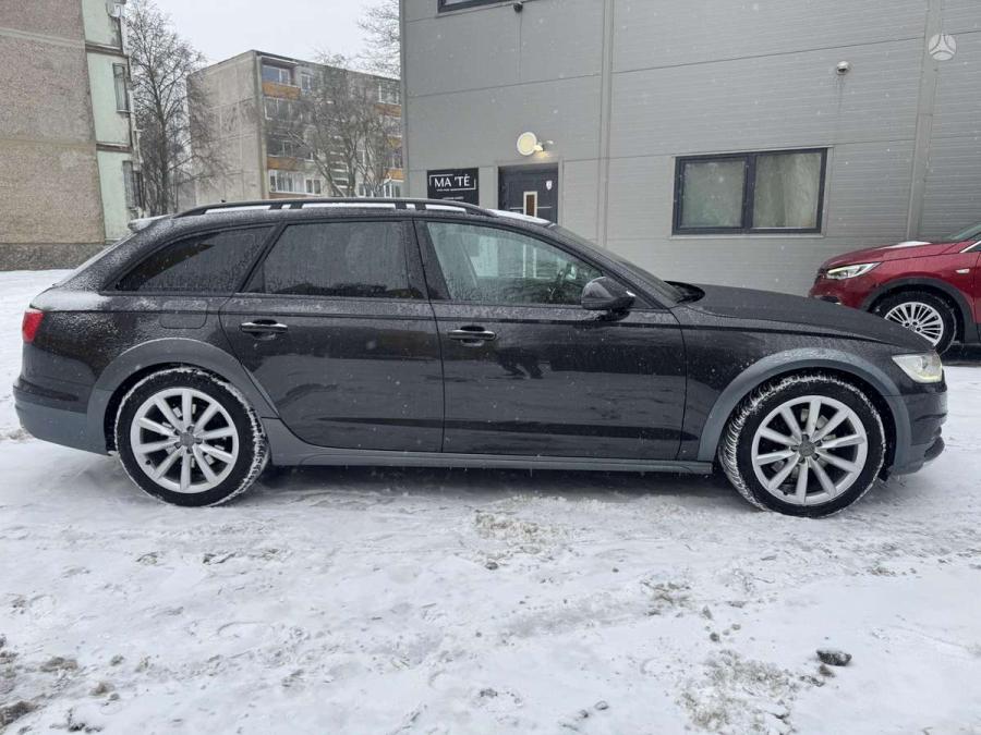 Black Audi A6 Allroad 2013 in Kaunas, with an engine capacity of 2.97 L and mileage of 267 thousand km for 10750 €, photo 3 on AUTOMOTO.COM.LV