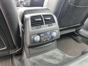 Black Audi A6 Allroad 2013 in Vilnius, with an engine capacity of 2.97 L and mileage of 278 thousand km for 10500 €, photo 18 on AUTOMOTO.COM.LV