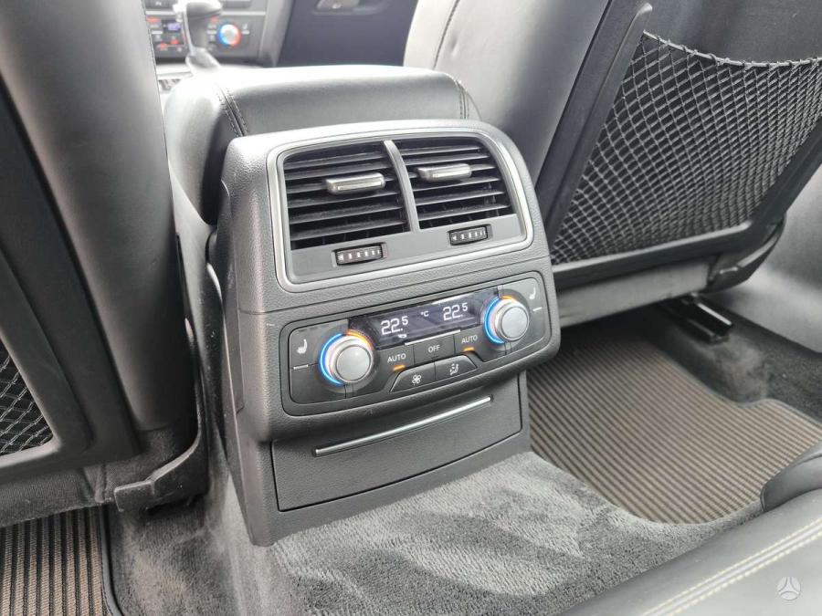 Black Audi A6 Allroad 2013 in Vilnius, with an engine capacity of 2.97 L and mileage of 278 thousand km for 10500 €, photo 18 on AUTOMOTO.COM.LV