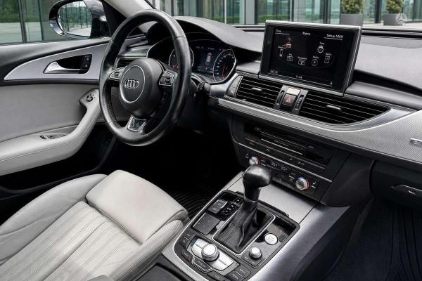 Melns Audi A6 Allroad 2013 Viļņa, ar dzinēja tilpumu 3.00 L un nobraukumu 267 tūkst. km par 11350 €, foto 9 vietnē AUTOMOTO.COM.LV