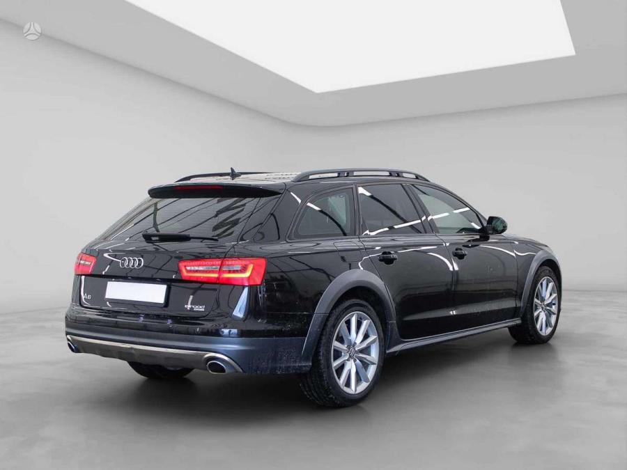 Black Audi A6 Allroad 2013 in Kaunas, with an engine capacity of 3.00 L and mileage of 200 thousand km for 11790 €, photo 4 on AUTOMOTO.COM.LV