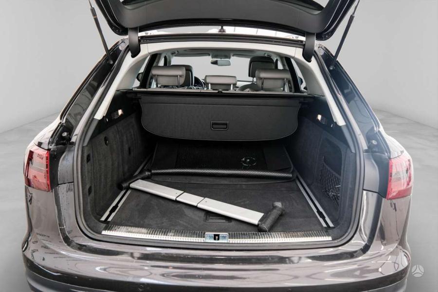 Melns Audi A6 Allroad 2013 Kauņa, ar dzinēja tilpumu 3.00 L un nobraukumu 204 tūkst. km par 11890 €, foto 14 vietnē AUTOMOTO.COM.LV
