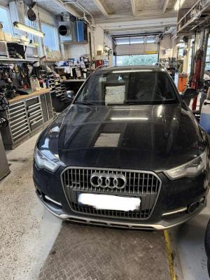 Melns Audi A6 Allroad 2014 Utena, ar dzinēja tilpumu 3.00 L un nobraukumu 289 tūkst. km par 7990 €, foto  vietnē AUTOMOTO.COM.LV