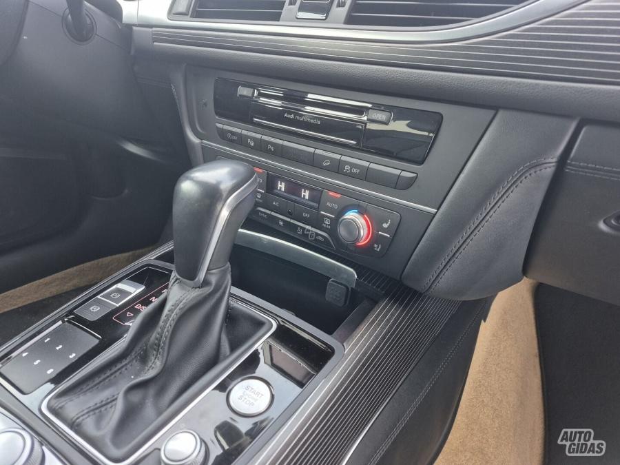 Black Audi A6 Allroad 2016 in Vilnius, with an engine capacity of 3.00 L and mileage of 245 thousand km for 20500 €, photo 9 on AUTOMOTO.COM.LV