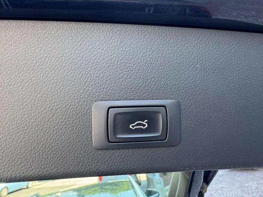 Black Audi A6 Allroad 2016 in Kaunas, with an engine capacity of 3.00 L and mileage of 257 thousand km for 12950 €, photo 20 on AUTOMOTO.COM.LV