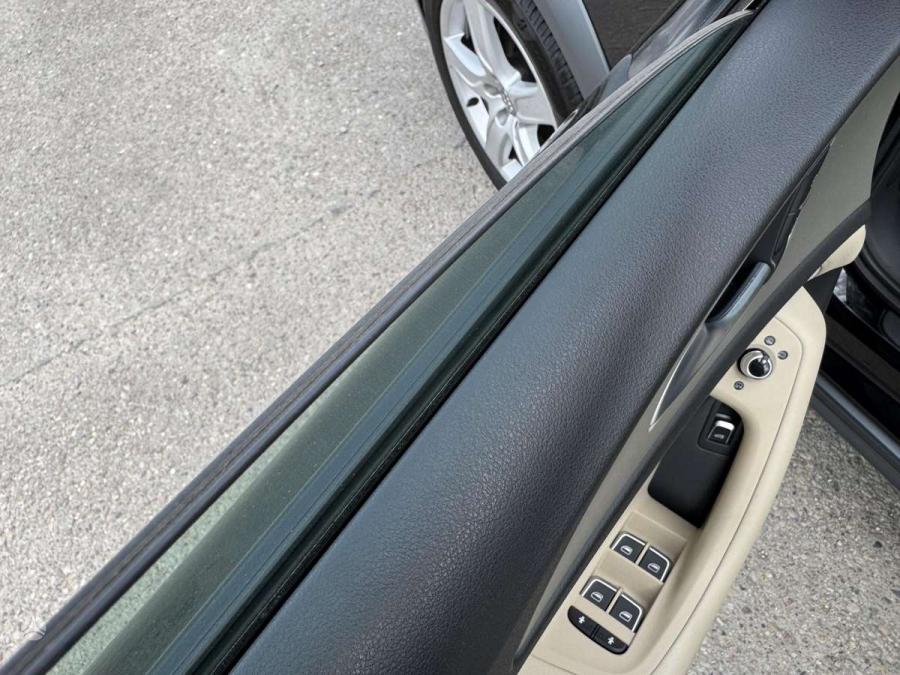 Black Audi A6 Allroad 2016 in Vilnius, with an engine capacity of 3.00 L and mileage of 245 thousand km for 12950 €, photo 19 on AUTOMOTO.COM.LV