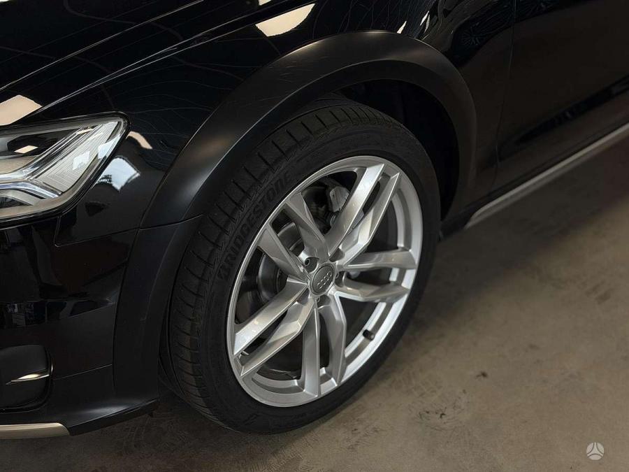 Black Audi A6 Allroad 2017 in Klaipeda, with an engine capacity of 2.97 L and mileage of 338 thousand km for 17250 €, photo 24 on AUTOMOTO.COM.LV