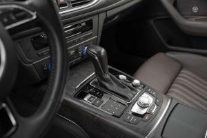 Black Audi A6 Allroad 2018 in Vilnius, with an engine capacity of 2.97 L and mileage of 186 thousand km for 18950 €, photo 35 on AUTOMOTO.COM.LV