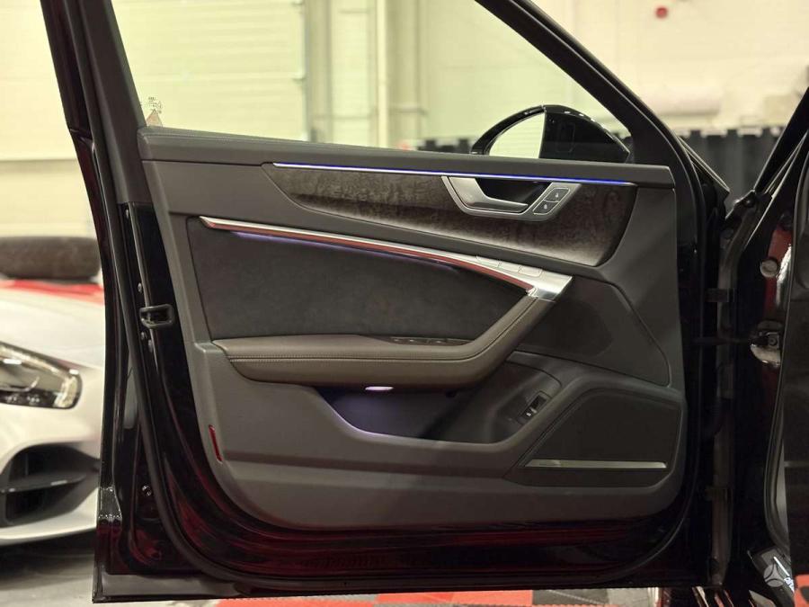 Melns Audi A6 Allroad 2020 Viļņa, ar dzinēja tilpumu 2.97 L un nobraukumu 260 tūkst. km par 28990 €, foto 13 vietnē AUTOMOTO.COM.LV