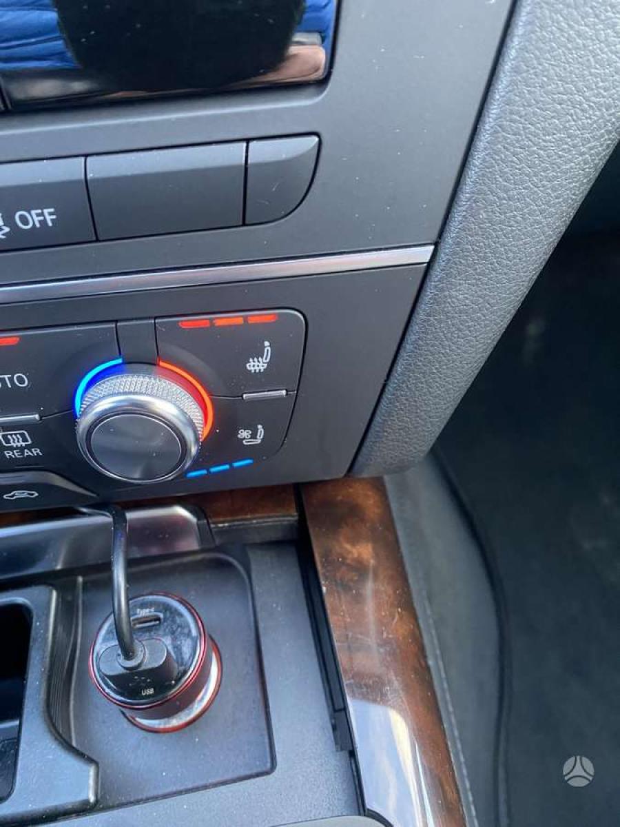 Brown Audi A6 Allroad 2012 in Vilnius, with an engine capacity of 2.97 L and mileage of 176 thousand km for 17500 €, photo 31 on AUTOMOTO.COM.LV