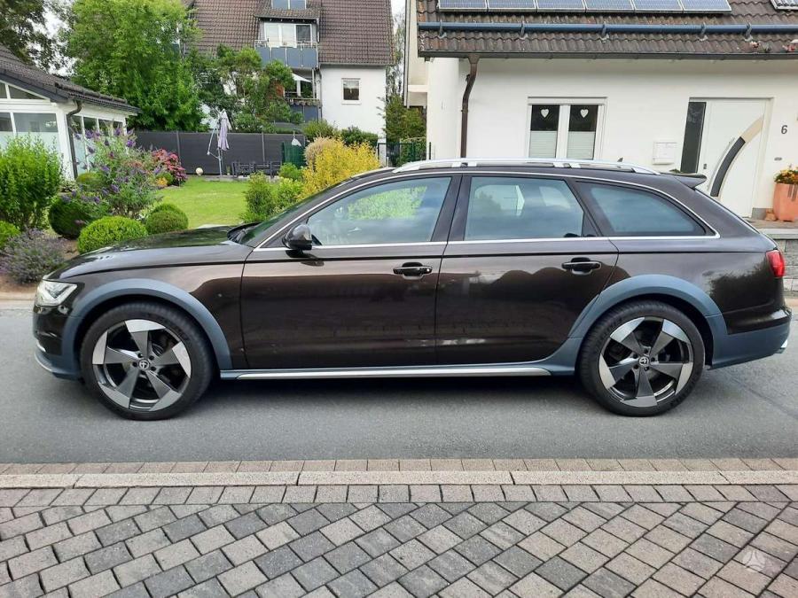 Brown Audi A6 Allroad 2012 in Utena, with an engine capacity of 2.97 L and mileage of 294 thousand km for 8950 €, photo 15 on AUTOMOTO.COM.LV