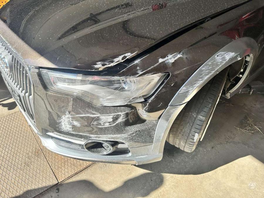Brūns Audi A6 Allroad 2013 Marijampole, ar dzinēja tilpumu 2.97 L un nobraukumu 137 tūkst. km par 8400 €, foto 11 vietnē AUTOMOTO.COM.LV