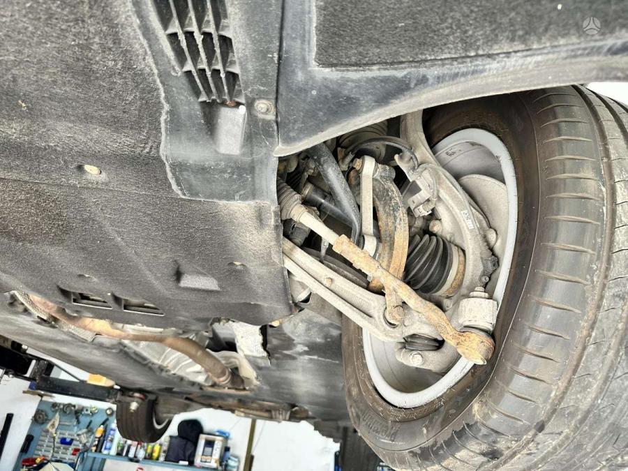 Brūns Audi A6 Allroad 2013 Marijampole, ar dzinēja tilpumu 2.97 L un nobraukumu 137 tūkst. km par 8400 €, foto 24 vietnē AUTOMOTO.COM.LV