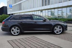 Brown Audi A6 Allroad 2014 in Vilnius, with an engine capacity of 2.97 L and mileage of 376 thousand km for 9999 €, photo 13 on AUTOMOTO.COM.LV