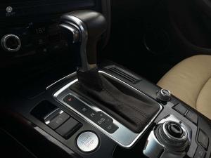 Brown Audi A6 Allroad 2014 in Vilnius, with an engine capacity of 2.00 L and mileage of 192 thousand km for 10499 €, photo 16 on AUTOMOTO.COM.LV