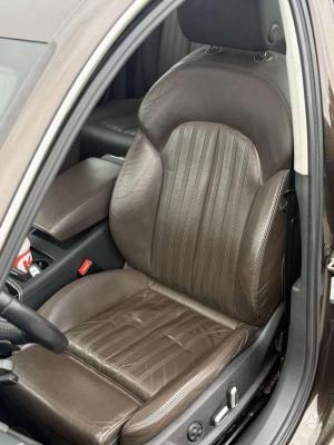 Brown Audi A6 Allroad 2015 in Jurbarkas, with an engine capacity of 2.97 L and mileage of 345 thousand km for 9999 €, photo 8 on AUTOMOTO.COM.LV