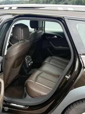 Brown Audi A6 Allroad 2015 in Jurbarkas, with an engine capacity of 2.97 L and mileage of 345 thousand km for 9999 €, photo 9 on AUTOMOTO.COM.LV