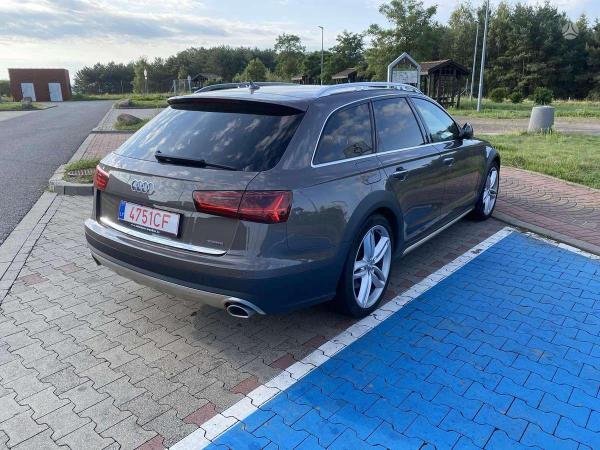 Brown Audi A6 Allroad 2017 in Vilnius, with an engine capacity of 2.97 L and mileage of 345 thousand km for 14050 €, photo 9 on AUTOMOTO.COM.LV