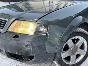 Zaļš Audi A6 Allroad 2002 Kauņa, ar dzinēja tilpumu 2.50 L un nobraukumu 300 tūkst. km par 1650 €, foto 6 vietnē AUTOMOTO.COM.LV