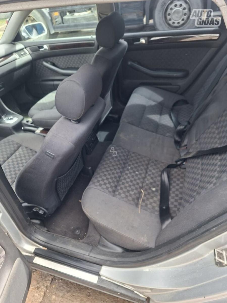 Pelēks Audi A6 Allroad 2001 Viļņa, ar dzinēja tilpumu 2.50 L un nobraukumu 387 tūkst. km par 1000 €, foto 13 vietnē AUTOMOTO.COM.LV