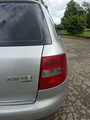 Pelēks Audi A6 Allroad 2001 Viļņa, ar dzinēja tilpumu 2.50 L un nobraukumu 387 tūkst. km par 1000 €, foto 15 vietnē AUTOMOTO.COM.LV