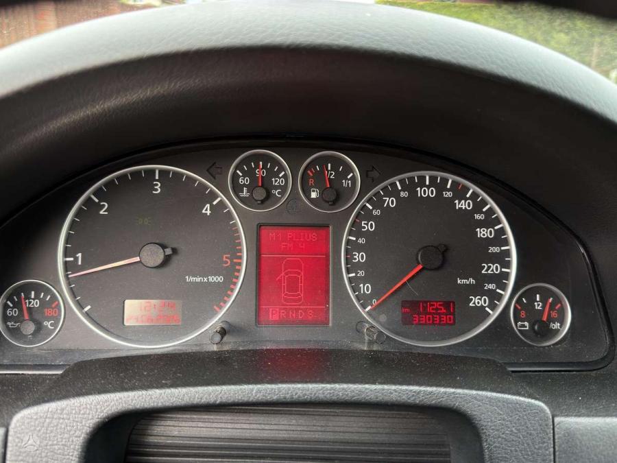Pelēks Audi A6 Allroad 2003 Viļņa, ar dzinēja tilpumu 2.50 L un nobraukumu 330 tūkst. km par 1350 €, foto 14 vietnē AUTOMOTO.COM.LV
