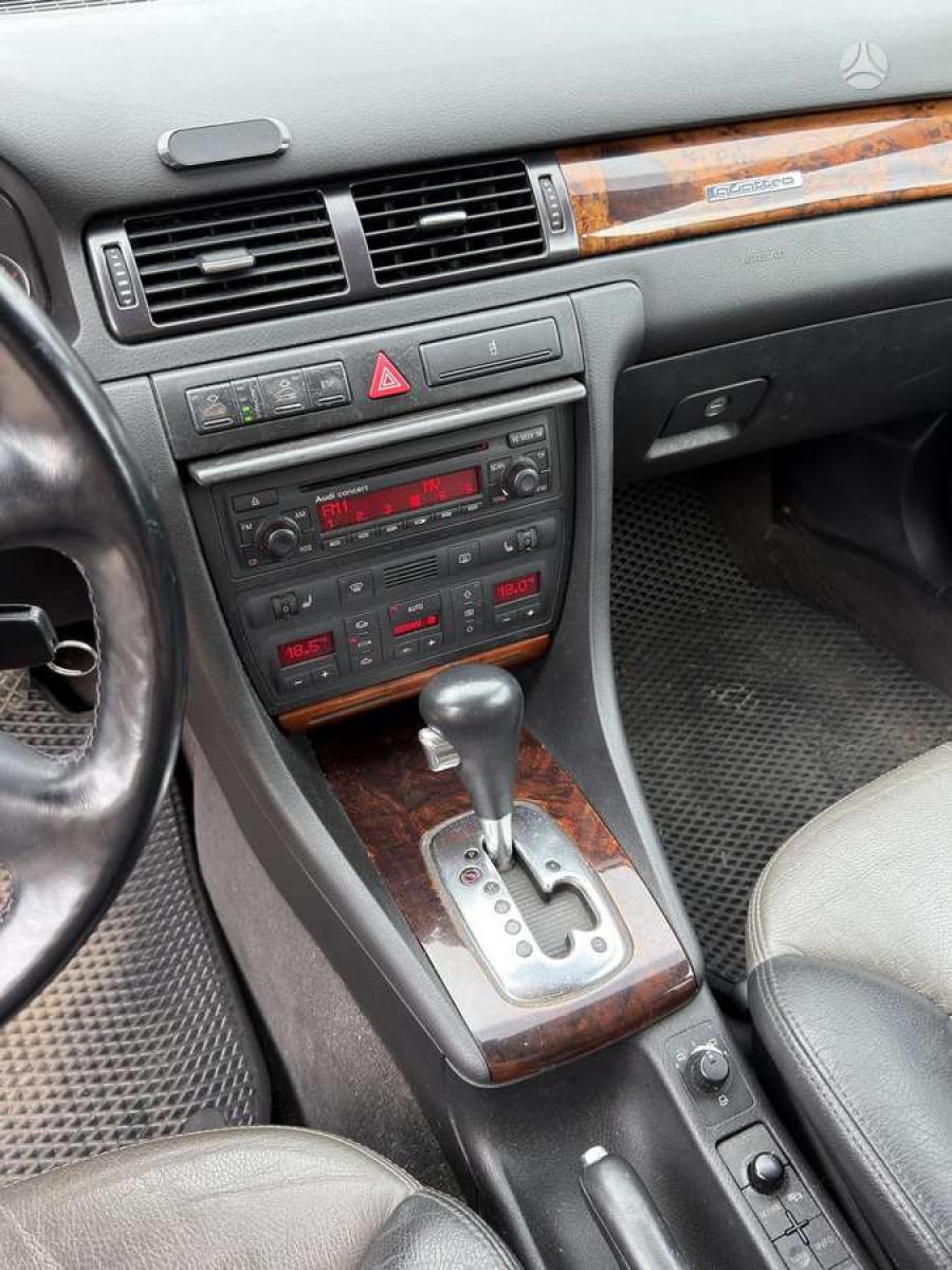 Pelēks Audi A6 Allroad 2003 Viļņa, ar dzinēja tilpumu 2.50 L un nobraukumu 330 tūkst. km par 1350 €, foto 15 vietnē AUTOMOTO.COM.LV