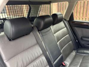 Pelēks Audi A6 Allroad 2003 Viļņa, ar dzinēja tilpumu 2.50 L un nobraukumu 330 tūkst. km par 1350 €, foto 23 vietnē AUTOMOTO.COM.LV