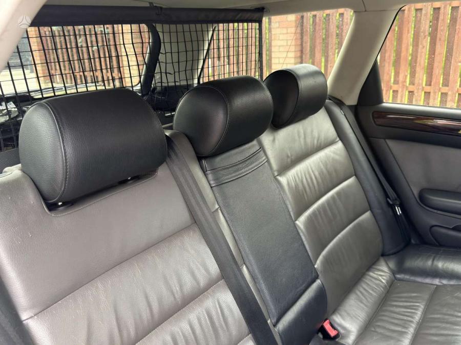 Pelēks Audi A6 Allroad 2003 Viļņa, ar dzinēja tilpumu 2.50 L un nobraukumu 330 tūkst. km par 1350 €, foto 23 vietnē AUTOMOTO.COM.LV