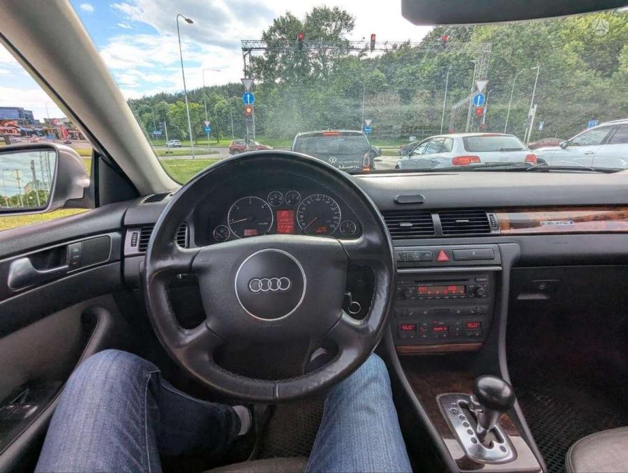 Pelēks Audi A6 Allroad 2003 Viļņa, ar dzinēja tilpumu 2.50 L un nobraukumu 330 tūkst. km par 1350 €, foto 25 vietnē AUTOMOTO.COM.LV