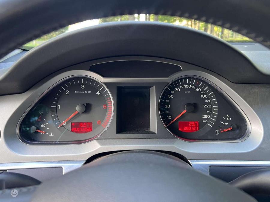 Grey Audi A6 Allroad 2007 in Utena, with an engine capacity of 2.97 L and mileage of 260 thousand km for 4300 €, photo 24 on AUTOMOTO.COM.LV