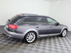 Pelēks Audi A6 Allroad 2007 Tallina, ar dzinēja tilpumu 3.00 L un nobraukumu 369 tūkst. km par 2299 €, foto 11 vietnē AUTOMOTO.COM.LV