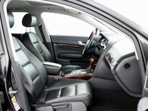 Pelēks Audi A6 Allroad 2007 Tallina, ar dzinēja tilpumu 3.00 L un nobraukumu 369 tūkst. km par 2299 €, foto 14 vietnē AUTOMOTO.COM.LV