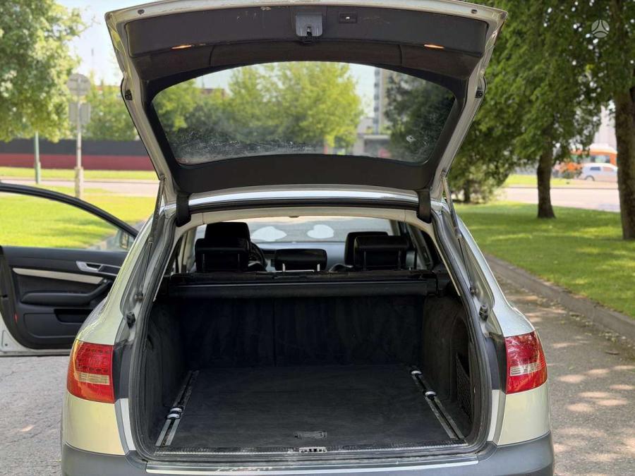 Pelēks Audi A6 Allroad 2009 Klaipėda, ar dzinēja tilpumu 2.97 L un nobraukumu 319 tūkst. km par 2550 €, foto 16 vietnē AUTOMOTO.COM.LV