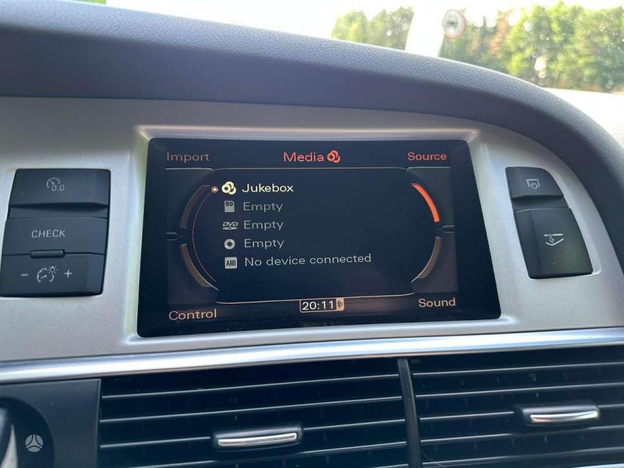Grey Audi A6 Allroad 2011 in Vilnius, with an engine capacity of 2.70 L and mileage of 280 thousand km for 5670 €, photo 30 on AUTOMOTO.COM.LV
