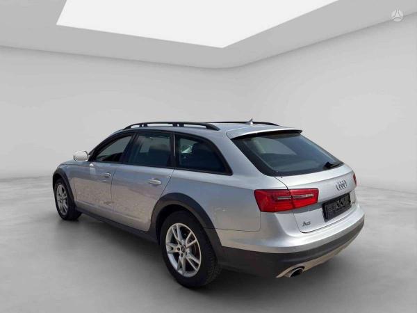 Grey Audi A6 Allroad 2012 in Vilnius, with an engine capacity of 3.00 L and mileage of 301 thousand km for 10890 €, photo 4 on AUTOMOTO.COM.LV