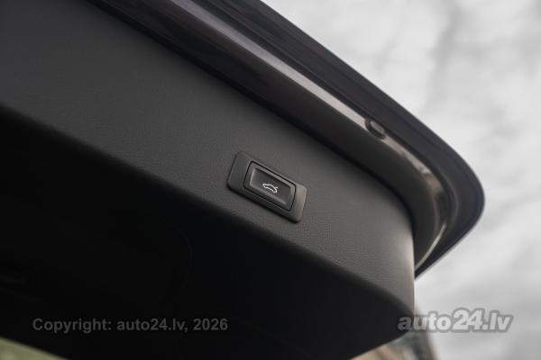 Grey Audi A6 Allroad 2013 in Tallinn, with an engine capacity of 3.00 L and mileage of 228 thousand km for 11999 €, photo 10 on AUTOMOTO.COM.LV